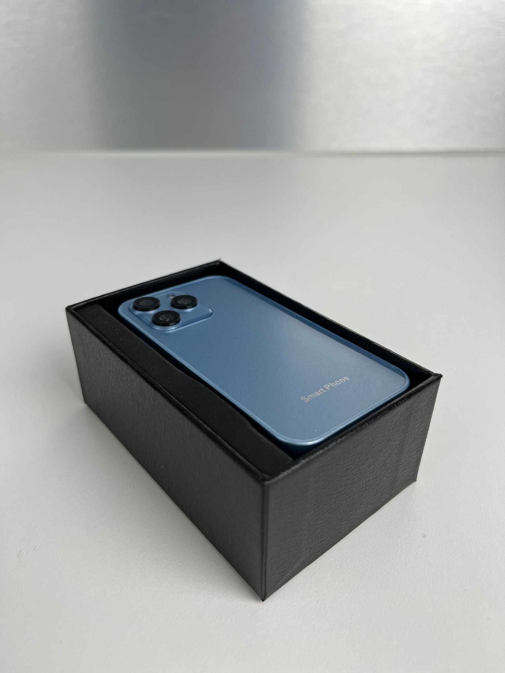 NanoPhone 3G - The Small Smartphone