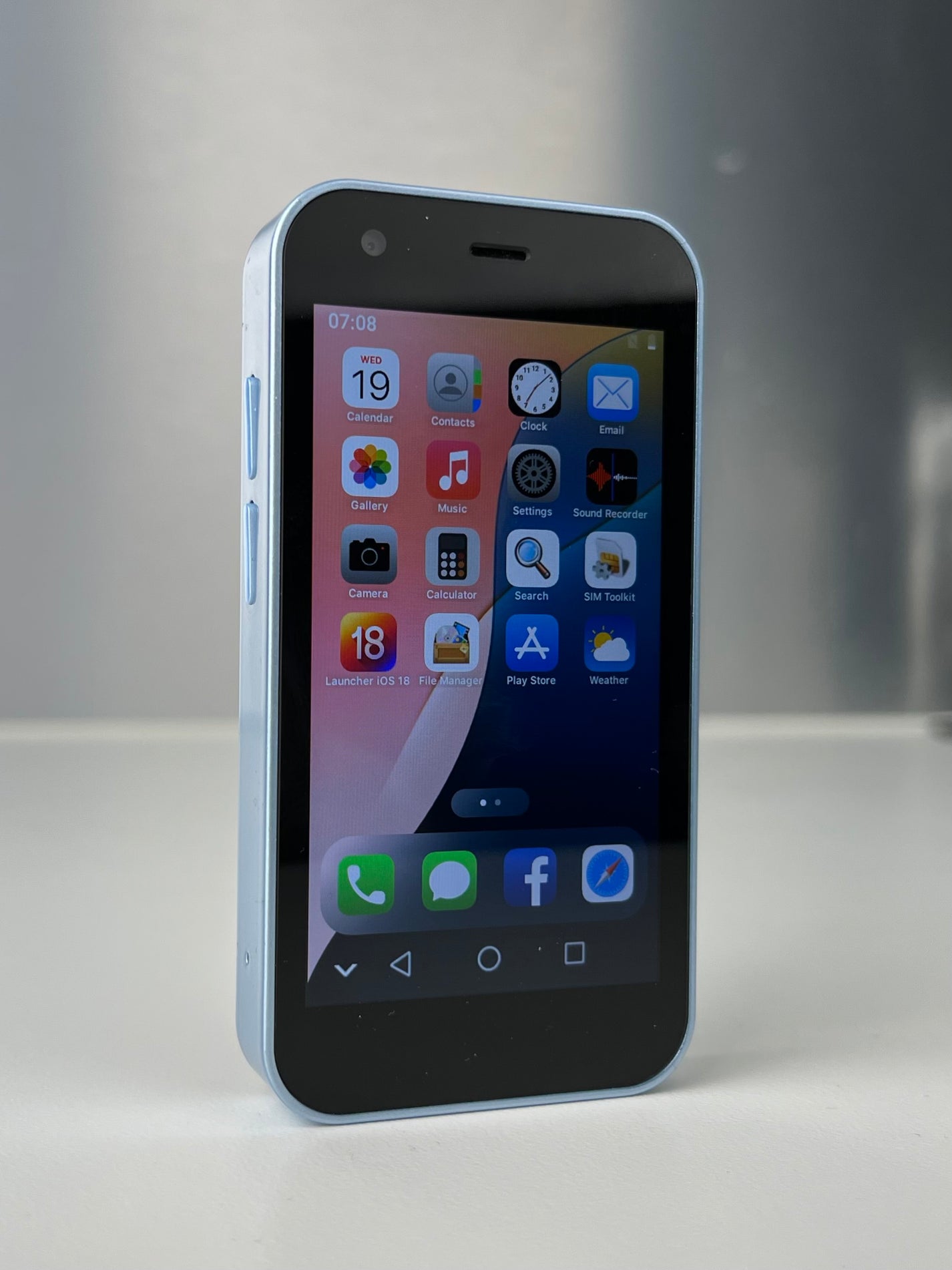 NanoPhone 3G - The Small Smartphone